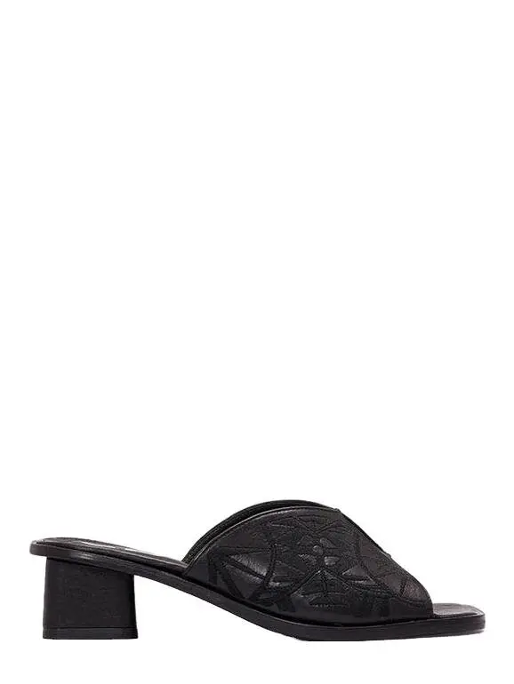 CLARA BARCELO Unconvinced Slide Sandal - Black