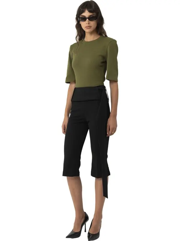 Arakii High Waisted Capri Pants - Black