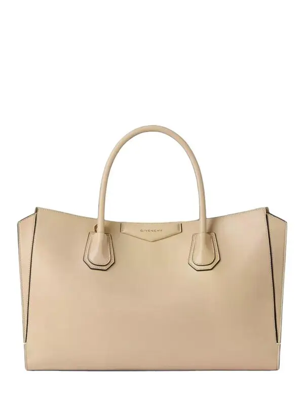 Givenchy Medium Antigona Catchall Bag In Shiny Grained Leather - Neutrals