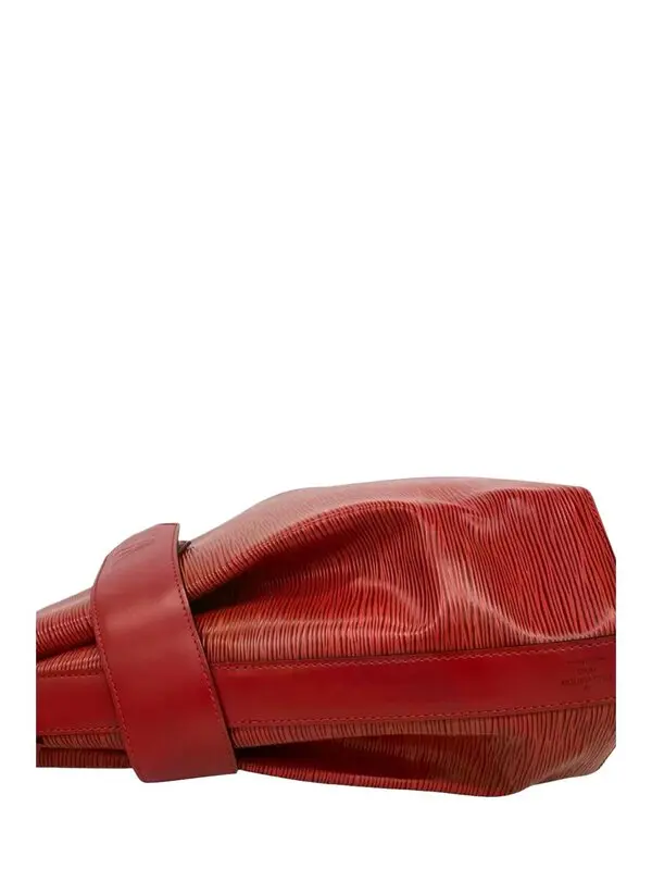 LOUIS VUITTON 1996 Epi Sac D Epaule Bucket Bag - Red