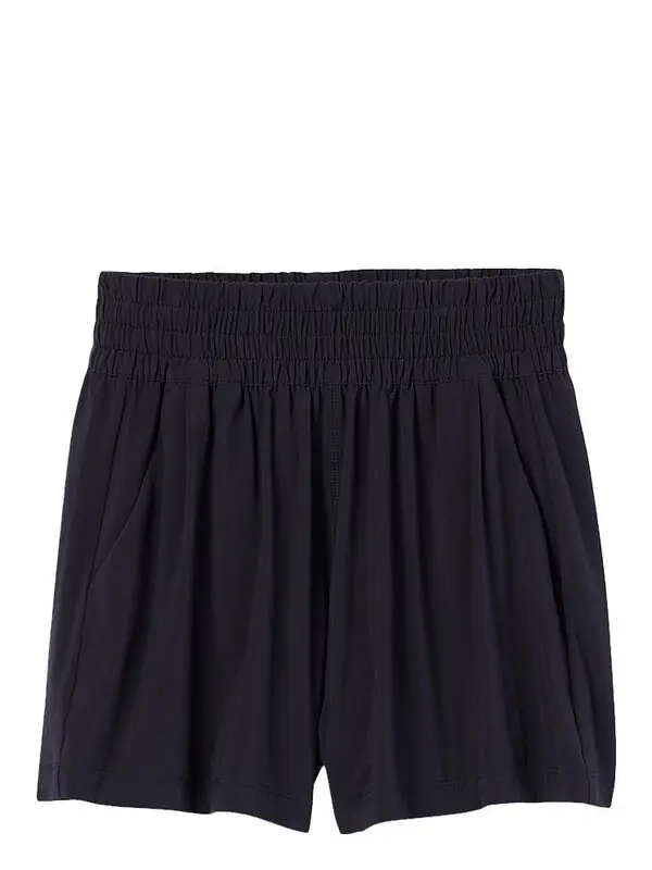 Vuori Villa Shorts - Black