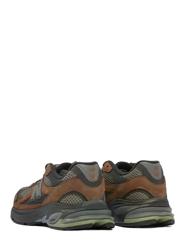 NEW BALANCE 2010 Mesh-panelled Sneakers - Brown