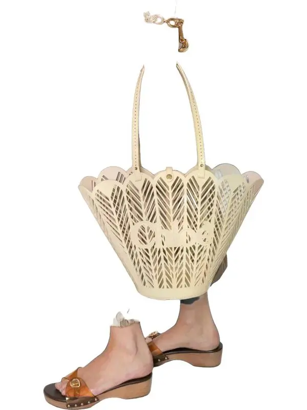 Chloé Soleil Cut-out Tote Bag - Neutrals