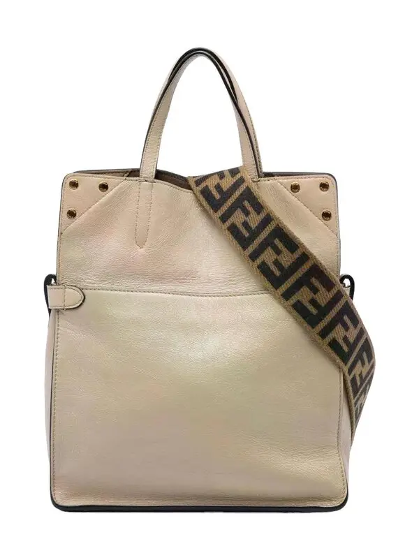 Fendi 2010-2026 Vitello Grace Shoulder Bag - Neutrals