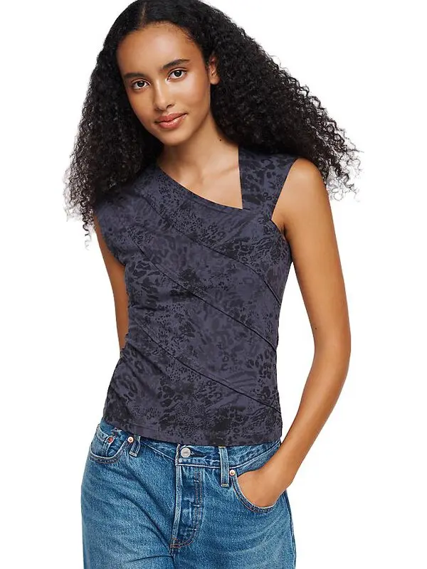 PILCRO Seamed Asymmetrical Top - Grey Pattern