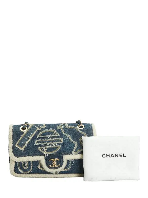 FWRD RENEW Chanel Denim &amp; Shearling Paris-egypt Hieroglyph Flap Bag - Blue