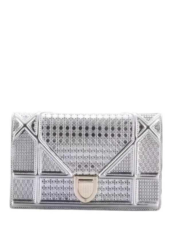 Dior Diorama Wallet On Chain Cannage Embossed Calfskin Clutch Bag - Silver