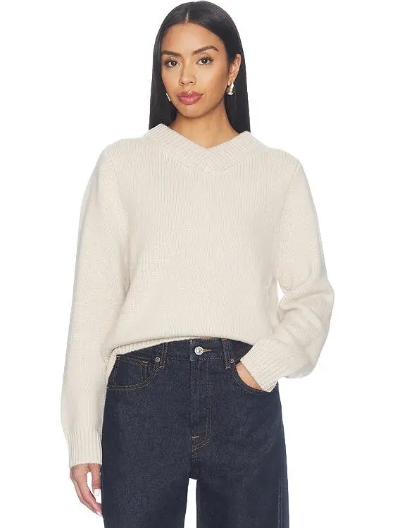 Soft Goat Chunky V-neck Sweater In Beige - Chalk