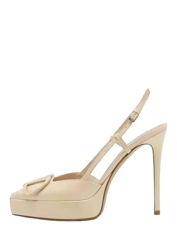 Valentino Garavani Vlogo Slingback Pumps - Neutrals