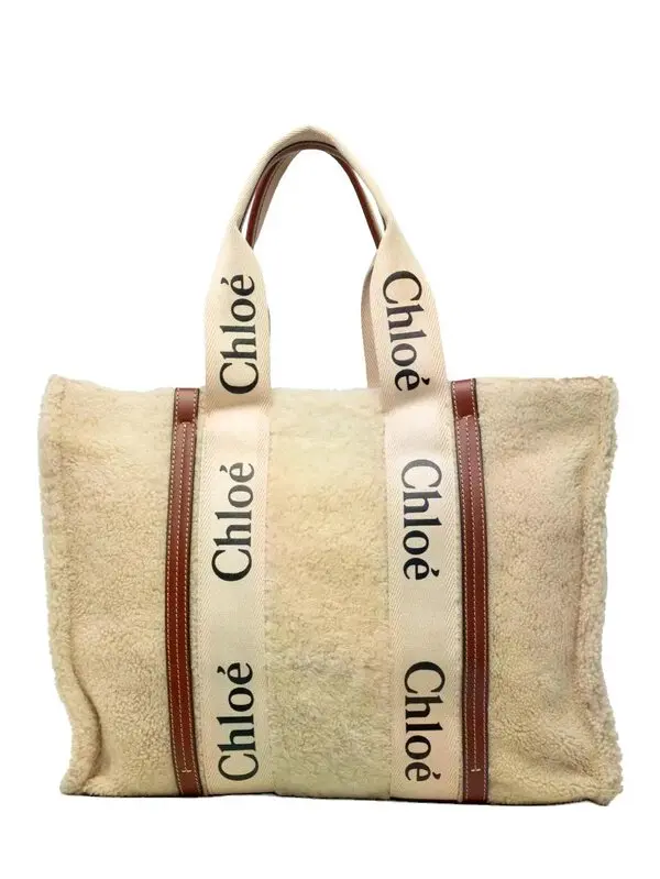 Chloé 2021 Large Shearling Woody Tote Bag - Neutrals