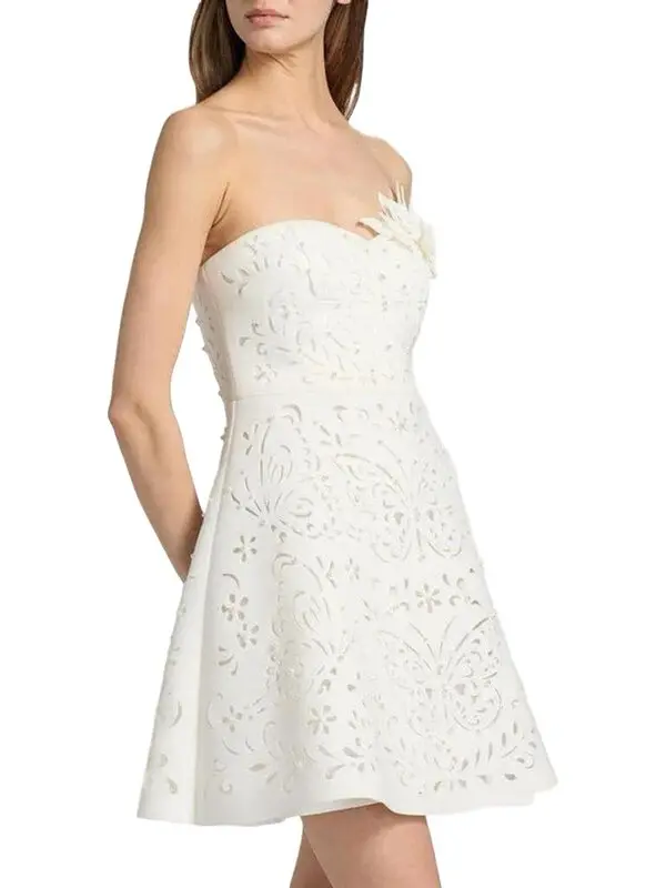 Badgley Mischka Strapless 3d Floral A-line Mini Dress - Light Ivor