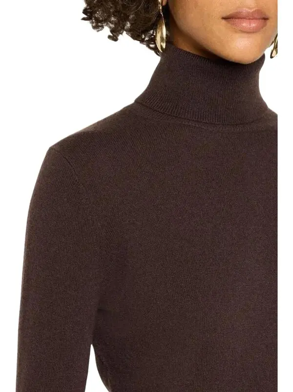 Neiman Marcus Cashmere Turtleneck Sweater - Chocolate