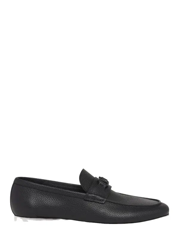 Valentino Garavani V-logo Grained Leather Loafers - Nero