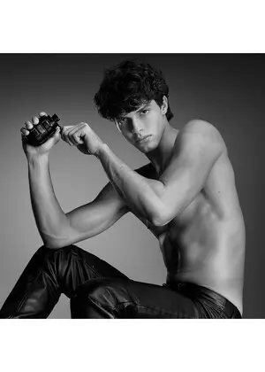Viktor & Rolf Spicebomb Dark Leather