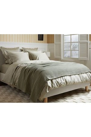 PARACHUTE Cloud Linen Gauze Bed Blanket - Moss