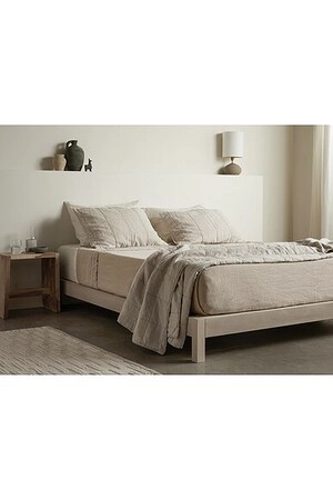 PARACHUTE Vintage Linen Bed Cover