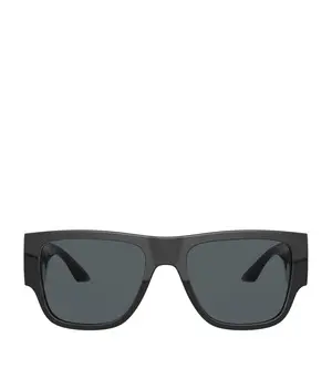 Versace Wayfarer Sunglasses With Gold Tone Logo Detail - Black