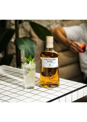 HIGHLAND PARK Year Single Malt Scotch Whisky
