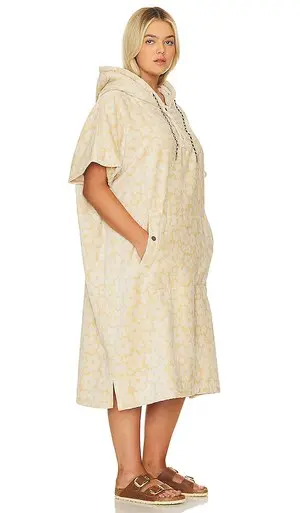 SLOWTIDE Ginny Poncho - Tan