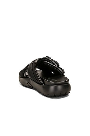 Bottega Veneta Slide Sandals With Dual Buckle Detail - Black