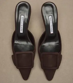 Manolo Blahnik Maysale 70 Suede Mules With Buckle Detail - Brown