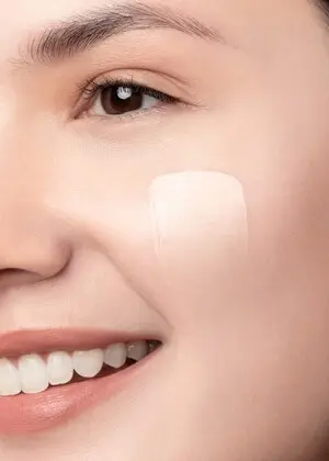 CHANTECAILLE Just Skin Tinted Moisturizer Spf15 - Opaline