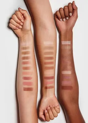 Carolina Herrera Chic Mono Eyeshadow - Matte Ruby
