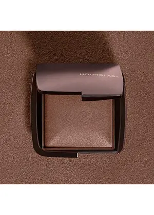 HOURGLASS Ambient Lighting Powder