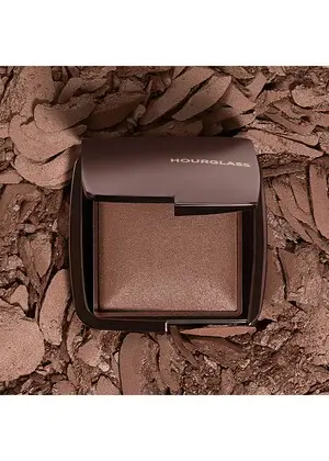 HOURGLASS Ambient Lighting Powder