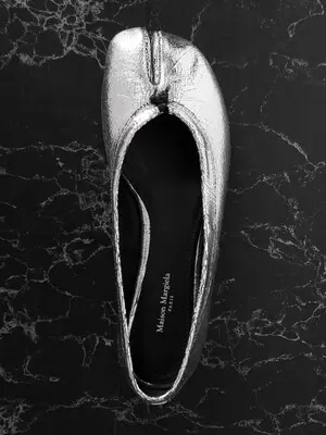 MAISON MARGIELA Tabi Metallic Cracked-leather Ballet Flats - Silver