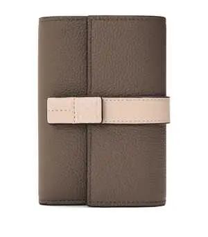 Loewe Small Calfskin Vertical Wallet - Brown