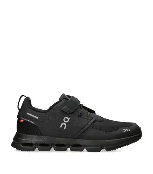 On Play Trainers - Black