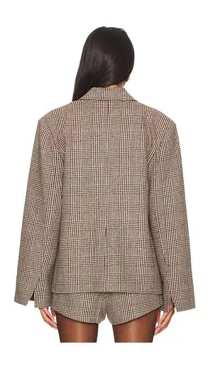 OSIS STUDIO Mili Blazer In . Also