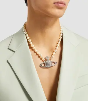 VIVIENNE WESTWOOD Pearl Bas Relief Necklace
