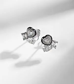 KAMYEN 18kt White Gold Diamond Cluster Heart Earrings