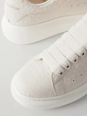 Alexander McQueen Textured-leather Exaggerated-sole Sneakers - Neutrals
