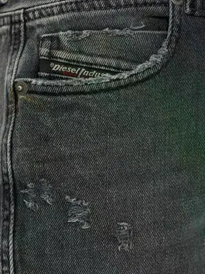 DIESEL® 1992 D-jiann Distressed Jeans