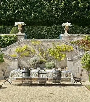 SUMMERILL & BISHOP Linen L'orangerie Tablecloth