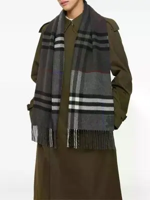 Burberry Checkered Scarf - Grey