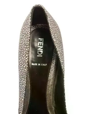 Fendi Tone Leather Brocade Effect Bow Detail Peep-toe Pumps - Silver