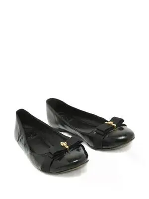 Tory Burch Leather Ballet Flats With Bow Detailing And Gold-tone Hardware