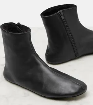 THE ROW Stella Shearling-lined Leather Ankle Boots - Black