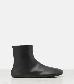 THE ROW Stella Shearling-lined Leather Ankle Boots - Black