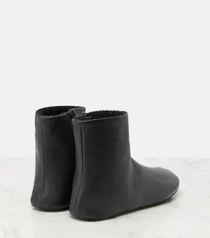 THE ROW Stella Shearling-lined Leather Ankle Boots - Black