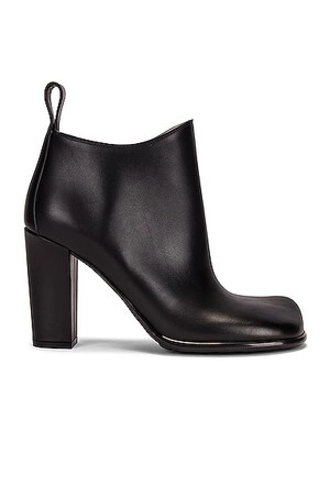 Bottega Veneta Leather Ankle Boots With Lug Sole - Black