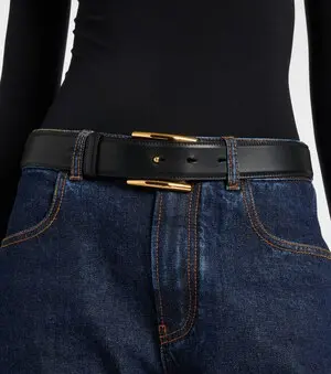 Alaïa Calf Leather Belt With Gold Tone Hardware - Black