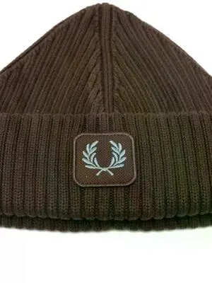 Fred Perry Ribbed Logo Patch Beanie - Brown