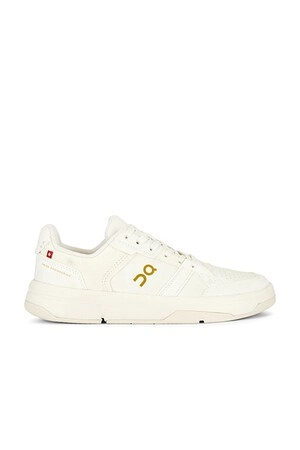 On The Roger Clubhouse Ace Sneaker - Ivory & Dew