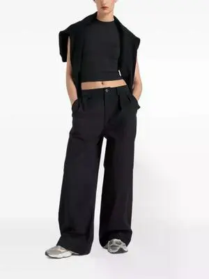 NEW BALANCE Fitted Cropped T-shirt