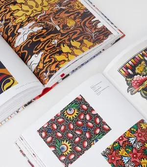 TASCHEN The Book Of Printed Fabrics. From The 16th Century Until Today Set Of 2 Books - Multicoloured